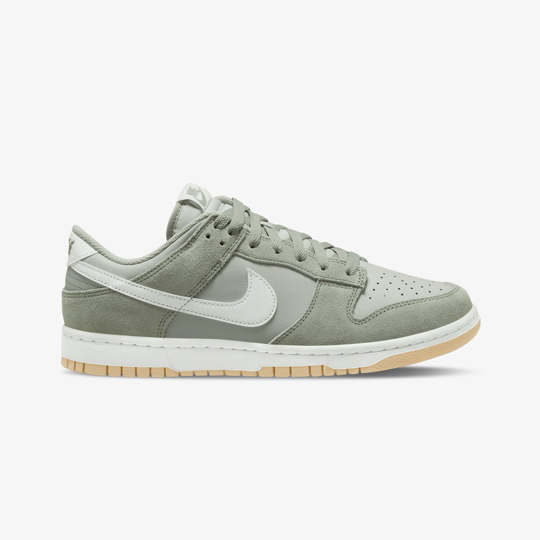 Nike Dunks - Buy Nike Dunk Sneakers Online in India | Superkicks