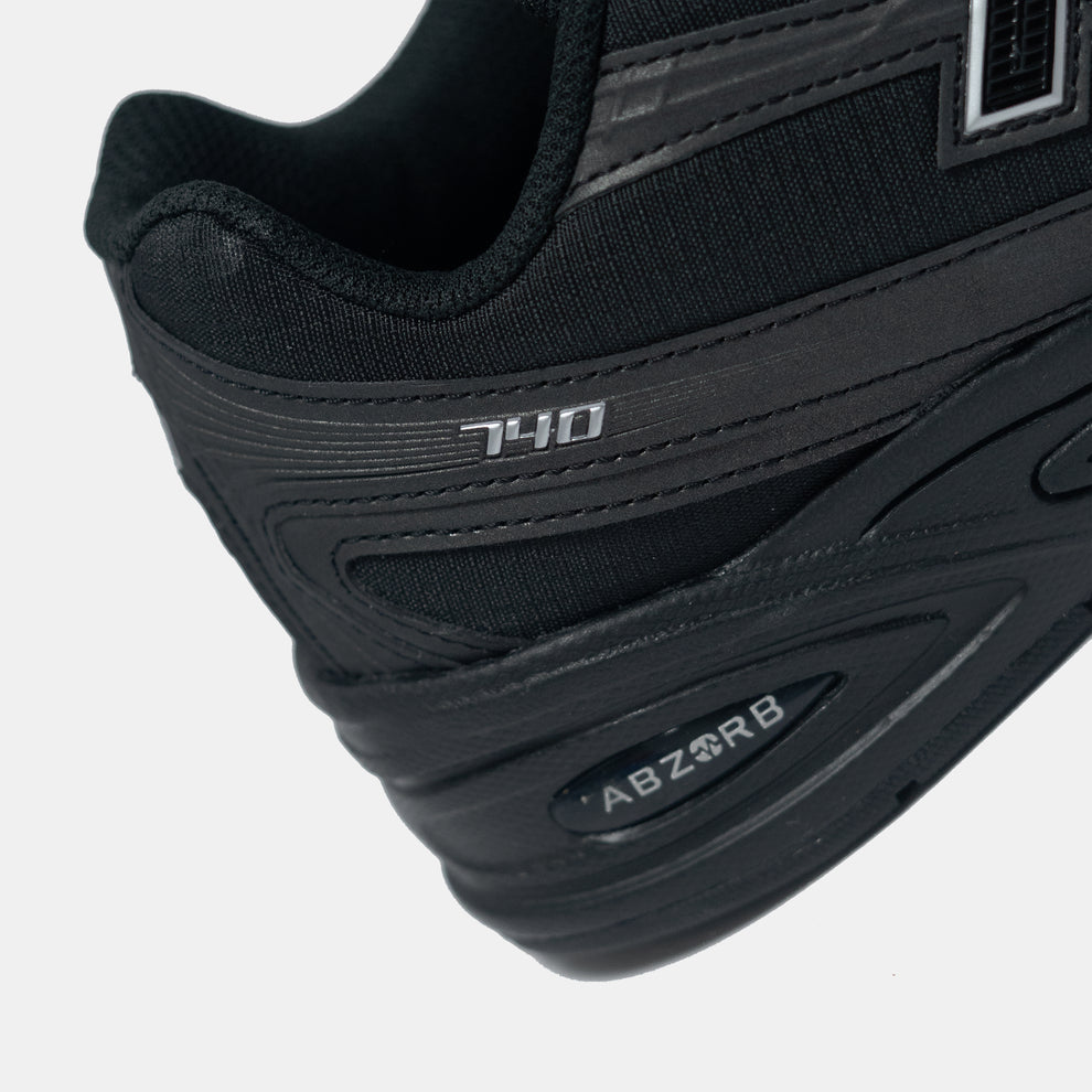 New Balance | 740 { BLACK/BLACK – Superkicks