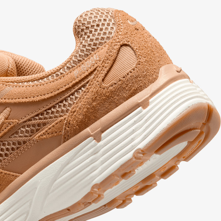 NIKE | P-6000 { FLAX/FLAX-METALLIC GOLD-SAIL – Superkicks